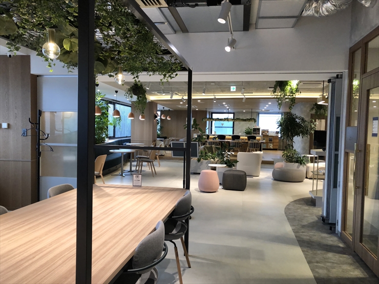 SENQ目黒は洗練された雰囲気の広々ラウンジが魅力的なレンタルオフィスでした！（ページ1/2）